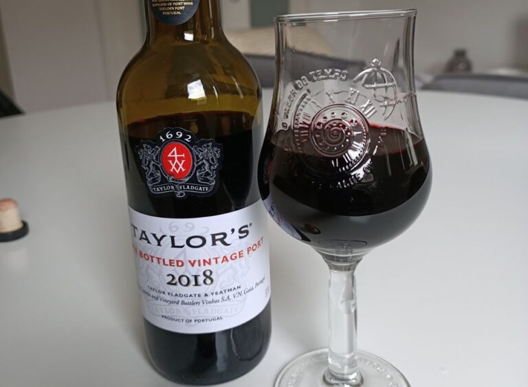Port wine: How is it made? - Sure wine not