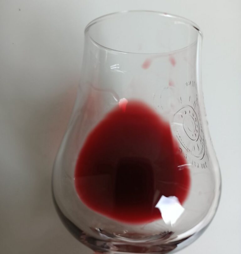 What color is Port wine? | red, white, rosé - Sure wine not